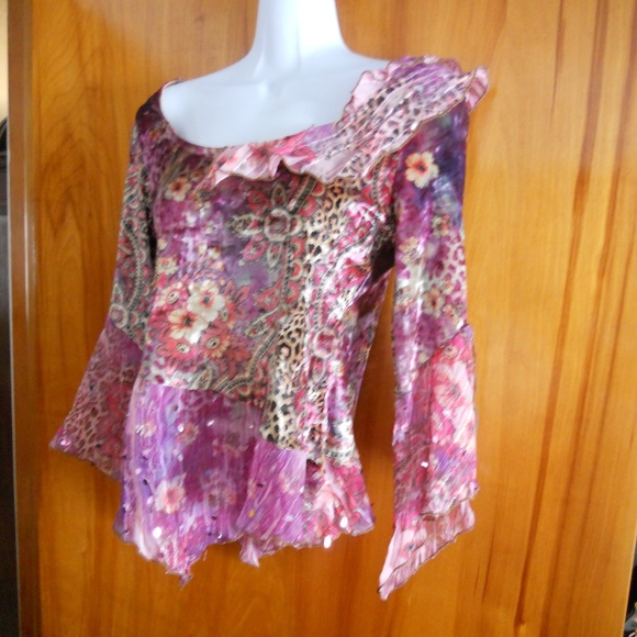 BOHO CHIC | Tops | Nwt Boho Chic Top M Pink Floral Sequin Bell Sleeve ...
